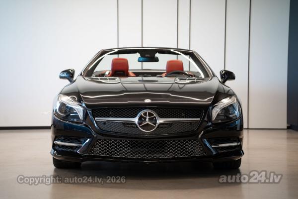 Melns Mercedes-Benz SL-Class 2012 Tallina, ar dzinēja tilpumu 4.70 L un nobraukumu 51 tūkst. km par 43243 €, foto 2 vietnē AUTOMOTO.COM.LV