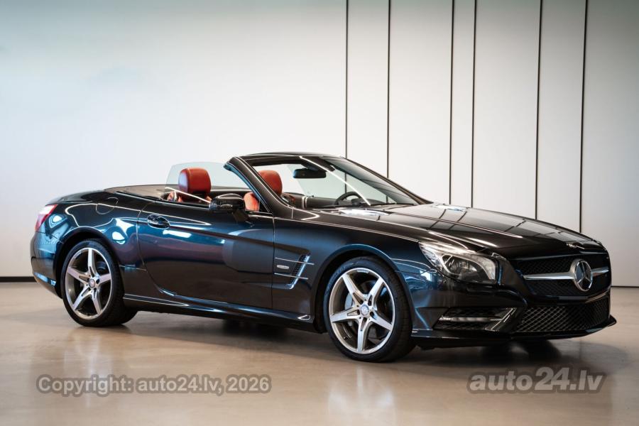 Black Mercedes-Benz SL-Class 2012 in Tallinn, with an engine capacity of 4.70 L and mileage of 51 thousand km for 43243 €, photo 7 on AUTOMOTO.COM.LV