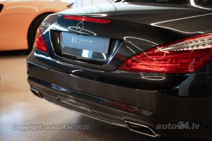 Black Mercedes-Benz SL-Class 2012 in Tallinn, with an engine capacity of 4.70 L and mileage of 51 thousand km for 43243 €, photo 15 on AUTOMOTO.COM.LV