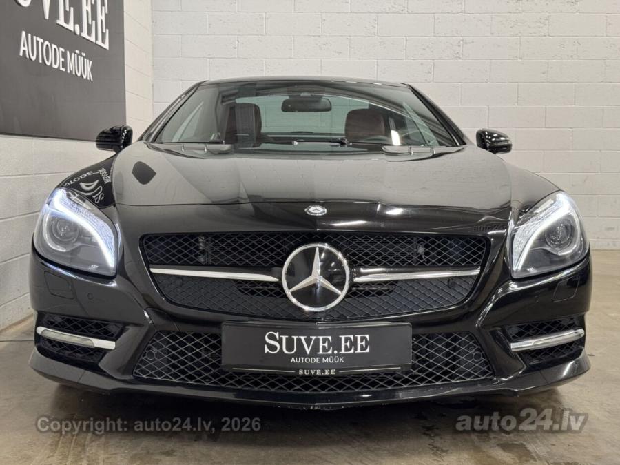 Melns Mercedes-Benz SL-Class 2013 Tallina, ar dzinēja tilpumu 4.70 L un nobraukumu 151 tūkst. km par 35995 €, foto 4 vietnē AUTOMOTO.COM.LV