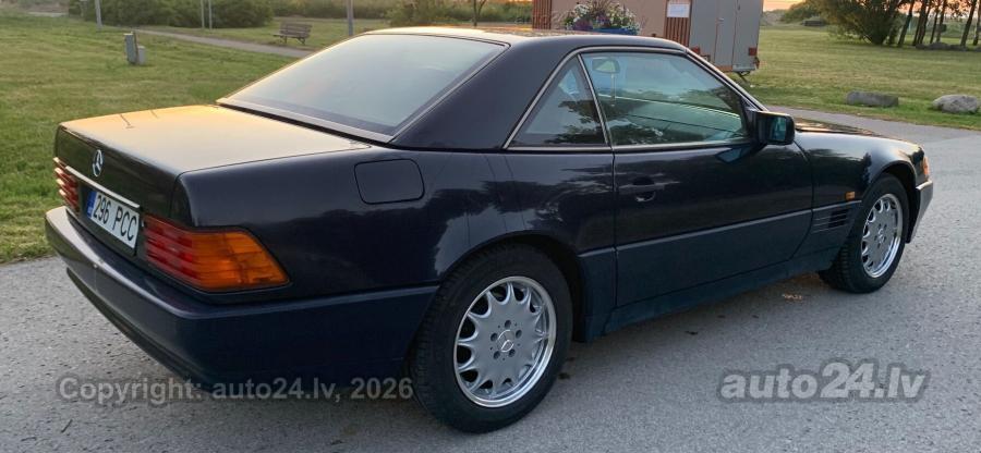 Blue Mercedes-Benz SL-Class 1995 in Tallinn, with an engine capacity of 3.20 L and mileage of 257 thousand km for 7900 €, photo 1 on AUTOMOTO.COM.LV
