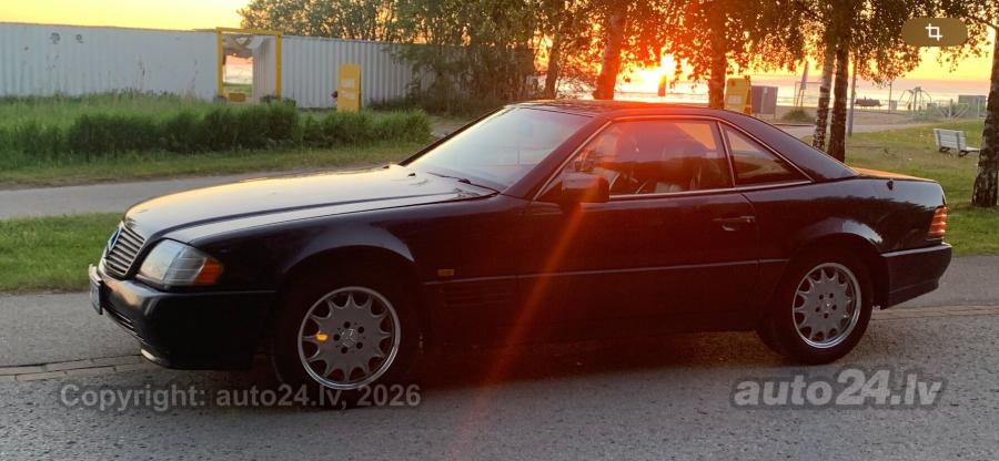 Blue Mercedes-Benz SL-Class 1995 in Tallinn, with an engine capacity of 3.20 L and mileage of 257 thousand km for 7900 €, photo 4 on AUTOMOTO.COM.LV