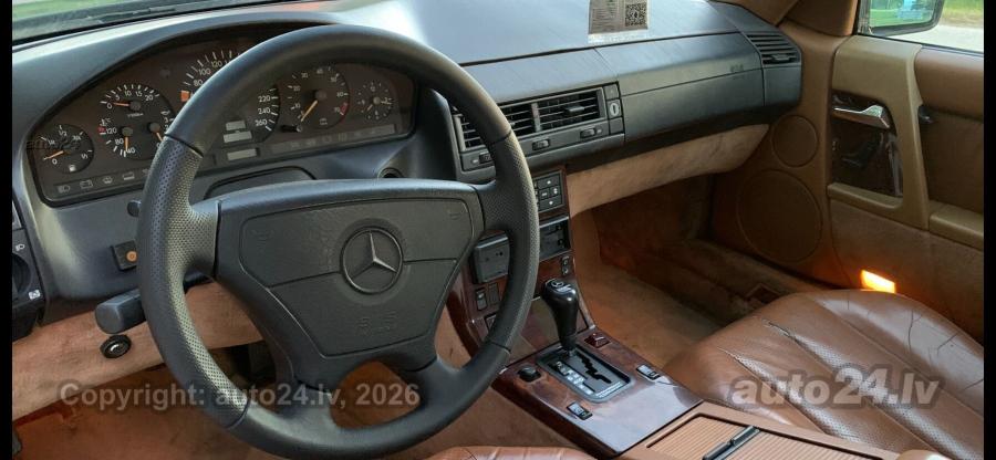 Blue Mercedes-Benz SL-Class 1995 in Tallinn, with an engine capacity of 3.20 L and mileage of 257 thousand km for 7900 €, photo 7 on AUTOMOTO.COM.LV