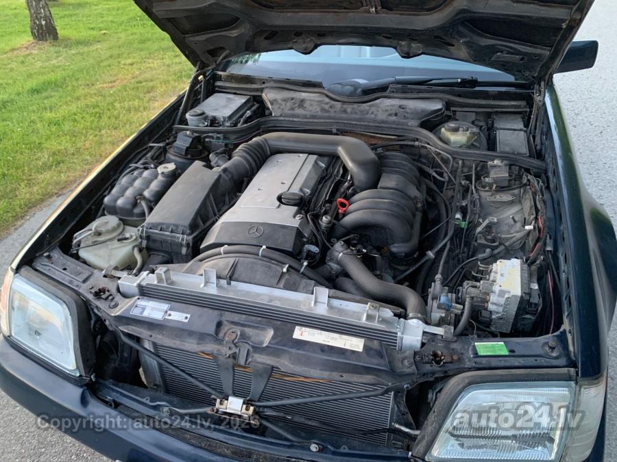 Blue Mercedes-Benz SL-Class 1995 in Tallinn, with an engine capacity of 3.20 L and mileage of 257 thousand km for 7900 €, photo 15 on AUTOMOTO.COM.LV