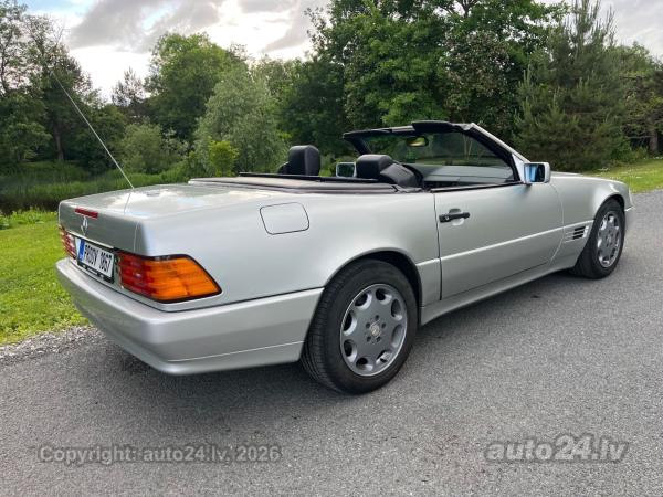 Pelēks Mercedes-Benz SL-Class 1993 Tallina, ar dzinēja tilpumu 5.00 L un nobraukumu 164 tūkst. km par 12000 €, foto 4 vietnē AUTOMOTO.COM.LV