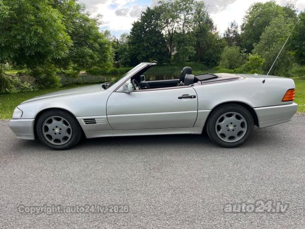 Pelēks Mercedes-Benz SL-Class 1993 Tallina, ar dzinēja tilpumu 5.00 L un nobraukumu 164 tūkst. km par 12000 €, foto 5 vietnē AUTOMOTO.COM.LV