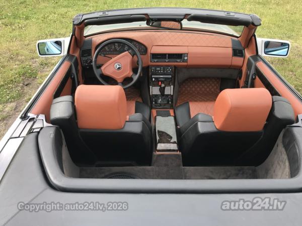 Pelēks Mercedes-Benz SL-Class 1995 Tallina, ar dzinēja tilpumu 3.20 L un nobraukumu 160 tūkst. km par 16500 €, foto 1 vietnē AUTOMOTO.COM.LV