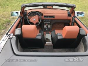 Pelēks Mercedes-Benz SL-Class 1995 Tallina, ar dzinēja tilpumu 3.20 L un nobraukumu 160 tūkst. km par 16500 €, foto  vietnē AUTOMOTO.COM.LV