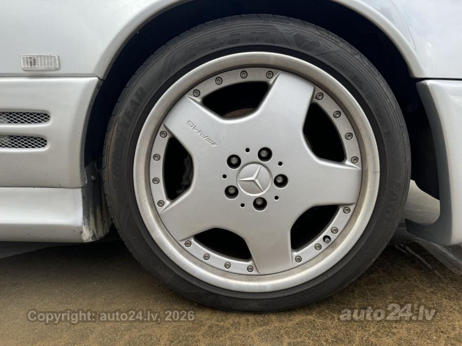 Pelēks Mercedes-Benz SL-Class 1995 Tallina, ar dzinēja tilpumu 3.20 L un nobraukumu 160 tūkst. km par 16500 €, foto 11 vietnē AUTOMOTO.COM.LV
