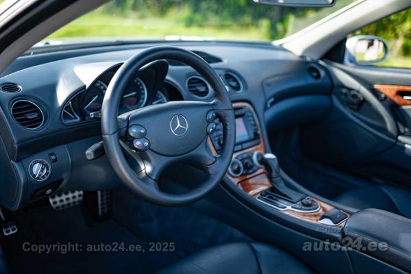 Grey Mercedes-Benz SL-Class 2001 in Tallinn, with an engine capacity of 5.00 L and mileage of 215 thousand km for 13900 €, photo 11 on AUTOMOTO.COM.LV