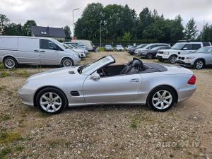 Pelēks Mercedes-Benz SL-Class 2001 Tartu, ar dzinēja tilpumu 5.00 L un nobraukumu 215 tūkst. km par 11990 €, foto 4 vietnē AUTOMOTO.COM.LV