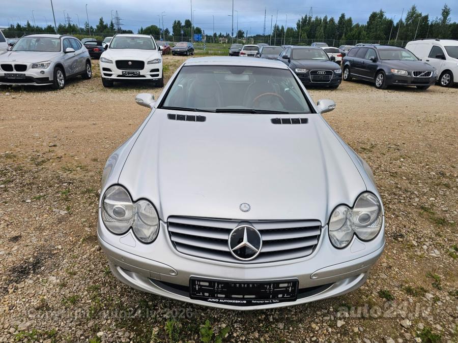 Pelēks Mercedes-Benz SL-Class 2001 Tartu, ar dzinēja tilpumu 5.00 L un nobraukumu 215 tūkst. km par 11990 €, foto 5 vietnē AUTOMOTO.COM.LV