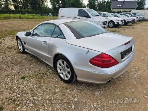 Pelēks Mercedes-Benz SL-Class 2001 Tartu, ar dzinēja tilpumu 5.00 L un nobraukumu 215 tūkst. km par 11990 €, foto 9 vietnē AUTOMOTO.COM.LV