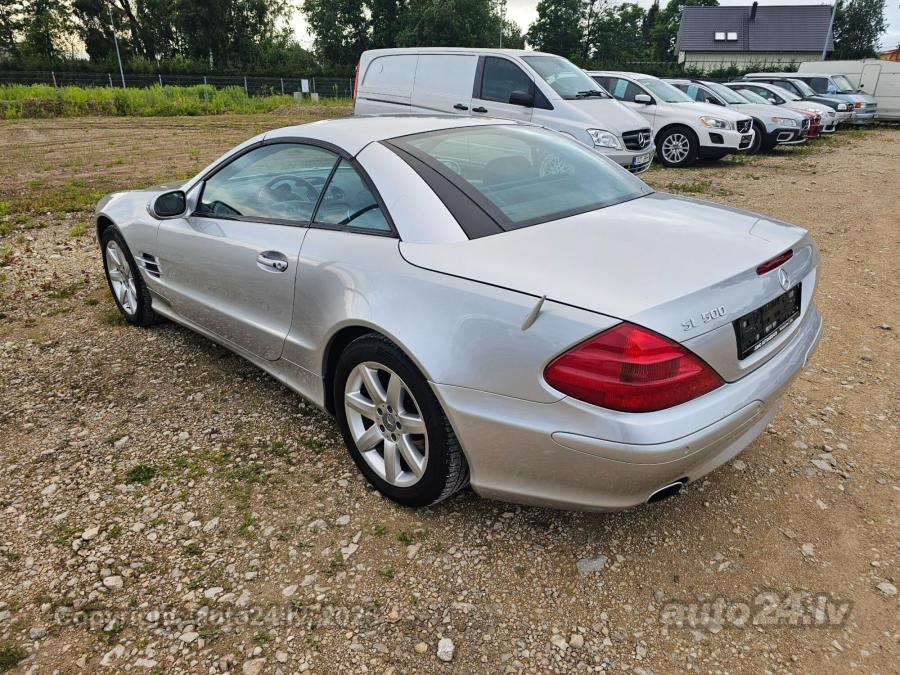 Pelēks Mercedes-Benz SL-Class 2001 Tartu, ar dzinēja tilpumu 5.00 L un nobraukumu 215 tūkst. km par 11990 €, foto 9 vietnē AUTOMOTO.COM.LV