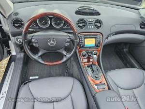 Pelēks Mercedes-Benz SL-Class 2001 Tartu, ar dzinēja tilpumu 5.00 L un nobraukumu 215 tūkst. km par 11990 €, foto 17 vietnē AUTOMOTO.COM.LV