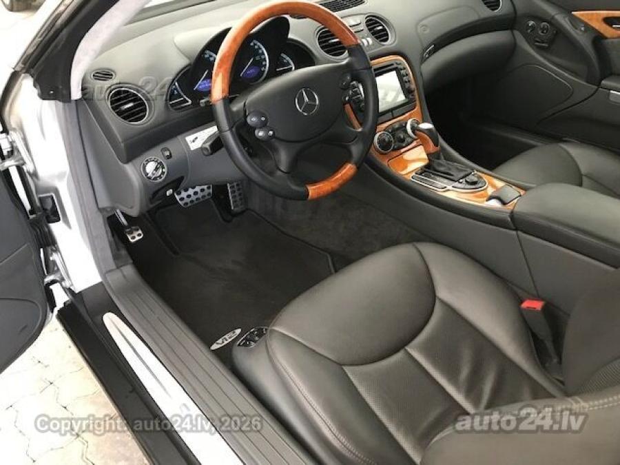 Grey Mercedes-Benz SL-Class 2003 in Tallinn, with an engine capacity of 6.00 L and mileage of 52 thousand km for 43500 €, photo 7 on AUTOMOTO.COM.LV