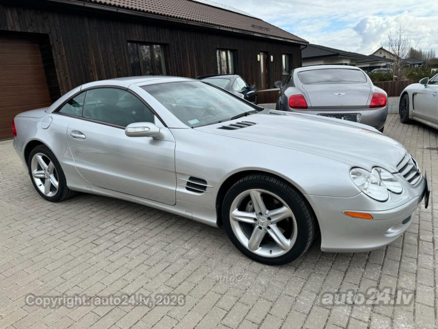 Pelēks Mercedes-Benz SL-Class 2004 Tallina, ar dzinēja tilpumu 5.00 L un nobraukumu 147 tūkst. km par 12700 €, foto 4 vietnē AUTOMOTO.COM.LV