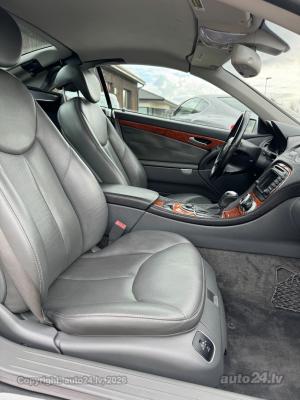 Pelēks Mercedes-Benz SL-Class 2004 Tallina, ar dzinēja tilpumu 5.00 L un nobraukumu 147 tūkst. km par 12700 €, foto 8 vietnē AUTOMOTO.COM.LV