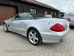 Pelēks Mercedes-Benz SL-Class 2004 Tallina, ar dzinēja tilpumu 5.00 L un nobraukumu 147 tūkst. km par 12700 €, foto 14 vietnē AUTOMOTO.COM.LV