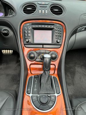 Pelēks Mercedes-Benz SL-Class 2004 Tallina, ar dzinēja tilpumu 5.00 L un nobraukumu 147 tūkst. km par 12700 €, foto 15 vietnē AUTOMOTO.COM.LV