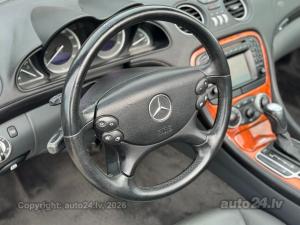 Pelēks Mercedes-Benz SL-Class 2004 Tallina, ar dzinēja tilpumu 5.00 L un nobraukumu 147 tūkst. km par 12700 €, foto 16 vietnē AUTOMOTO.COM.LV