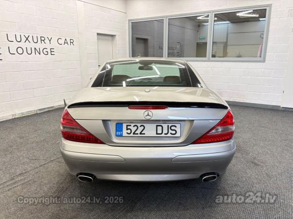 Pelēks Mercedes-Benz SL-Class 2006 Tallina, ar dzinēja tilpumu 5.50 L un nobraukumu 220 tūkst. km par 16000 €, foto 5 vietnē AUTOMOTO.COM.LV