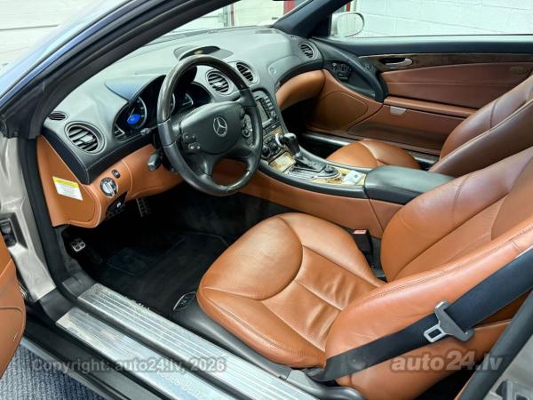 Pelēks Mercedes-Benz SL-Class 2006 Tallina, ar dzinēja tilpumu 5.50 L un nobraukumu 220 tūkst. km par 16000 €, foto 8 vietnē AUTOMOTO.COM.LV