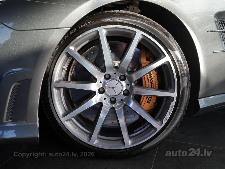 Grey Mercedes-Benz SL-Class 2012 in Tallinn, with an engine capacity of 6.00 L and mileage of 91 thousand km for 174900 €, photo 5 on AUTOMOTO.COM.LV