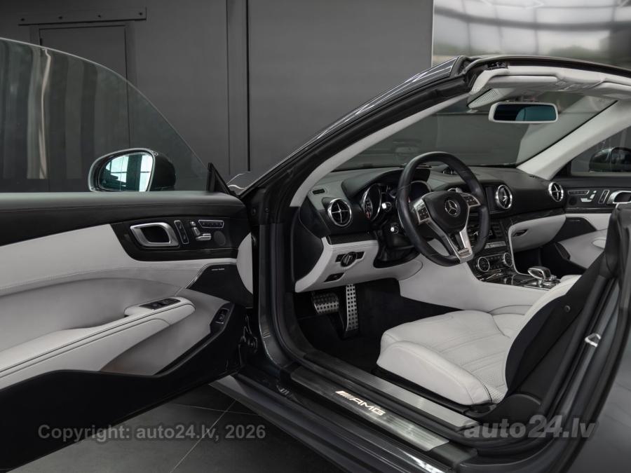 Pelēks Mercedes-Benz SL-Class 2013 Tallina, ar dzinēja tilpumu 5.50 L un nobraukumu 116 tūkst. km par 49000 €, foto 8 vietnē AUTOMOTO.COM.LV