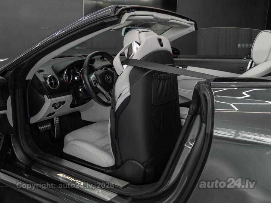 Pelēks Mercedes-Benz SL-Class 2013 Tallina, ar dzinēja tilpumu 5.50 L un nobraukumu 116 tūkst. km par 49000 €, foto 10 vietnē AUTOMOTO.COM.LV