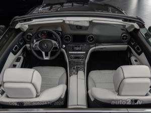 Pelēks Mercedes-Benz SL-Class 2013 Tallina, ar dzinēja tilpumu 5.50 L un nobraukumu 116 tūkst. km par 49000 €, foto 12 vietnē AUTOMOTO.COM.LV