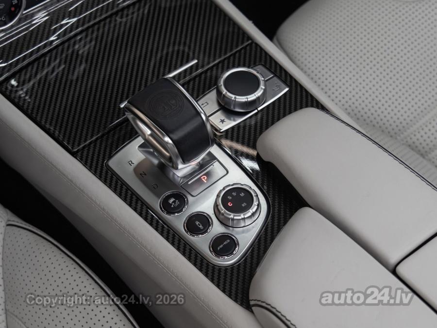 Pelēks Mercedes-Benz SL-Class 2013 Tallina, ar dzinēja tilpumu 5.50 L un nobraukumu 116 tūkst. km par 49000 €, foto 15 vietnē AUTOMOTO.COM.LV