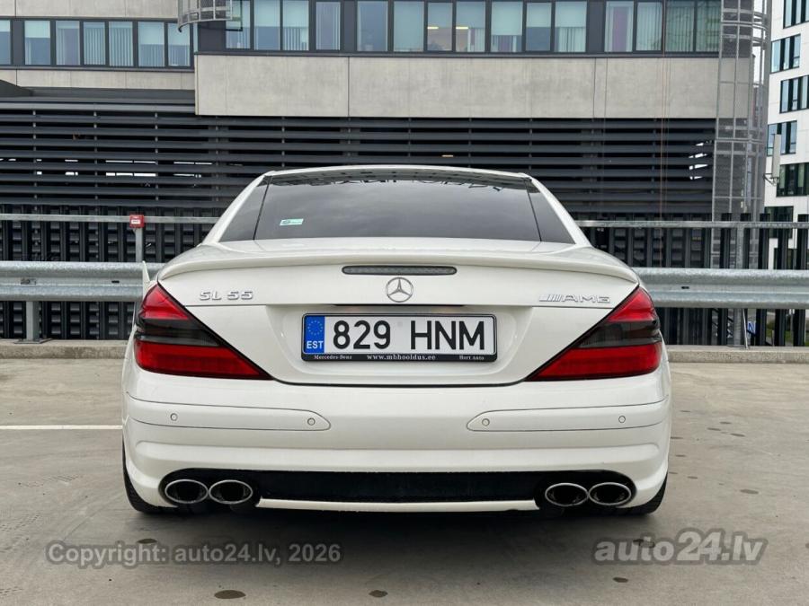 White Mercedes-Benz SL-Class 2002 in Tallinn, with an engine capacity of 5.40 L and mileage of 108 thousand km for 28900 €, photo 6 on AUTOMOTO.COM.LV