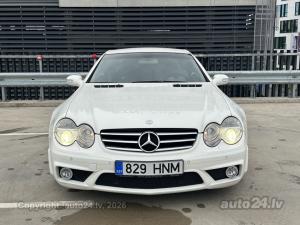 White Mercedes-Benz SL-Class 2002 in Tallinn, with an engine capacity of 5.40 L and mileage of 108 thousand km for 28900 €, photo 7 on AUTOMOTO.COM.LV