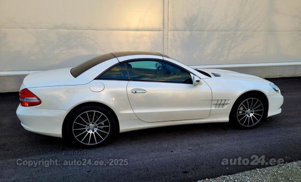 White Mercedes-Benz SL-Class 2009 in Tallinn, with an engine capacity of 3.50 L and mileage of 0 thousand km for 15900 €, photo 11 on AUTOMOTO.COM.LV
