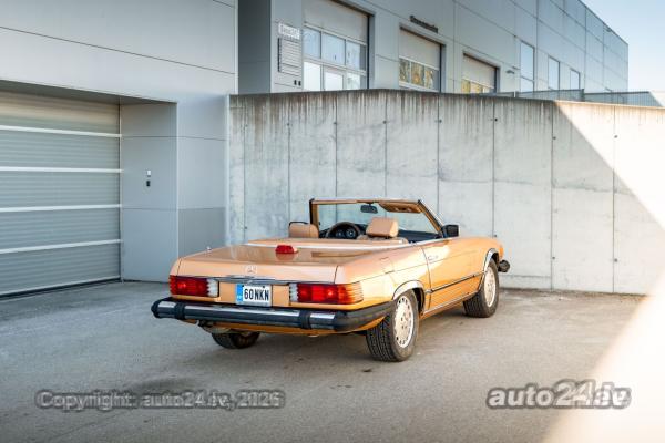 Dzeltens Mercedes-Benz SL-Class 1983 Tallina, ar dzinēja tilpumu 3.80 L un nobraukumu 317 tūkst. km par 14500 €, foto 2 vietnē AUTOMOTO.COM.LV