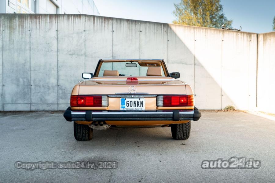 Dzeltens Mercedes-Benz SL-Class 1983 Tallina, ar dzinēja tilpumu 3.80 L un nobraukumu 317 tūkst. km par 14500 €, foto 5 vietnē AUTOMOTO.COM.LV