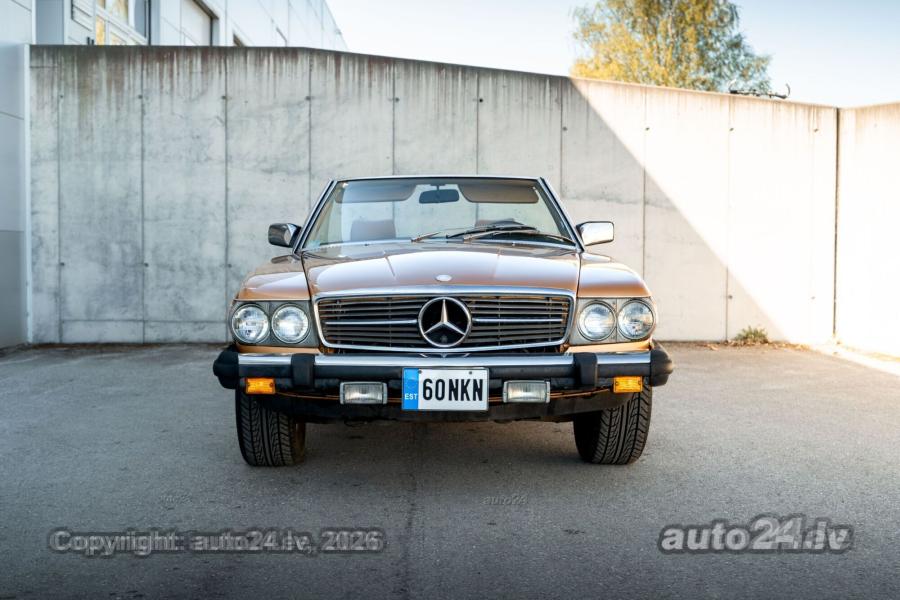 Dzeltens Mercedes-Benz SL-Class 1983 Tallina, ar dzinēja tilpumu 3.80 L un nobraukumu 317 tūkst. km par 14500 €, foto 6 vietnē AUTOMOTO.COM.LV