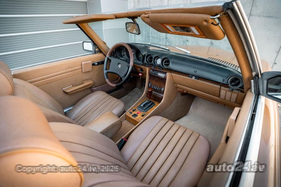 Dzeltens Mercedes-Benz SL-Class 1983 Tallina, ar dzinēja tilpumu 3.80 L un nobraukumu 317 tūkst. km par 14500 €, foto 9 vietnē AUTOMOTO.COM.LV