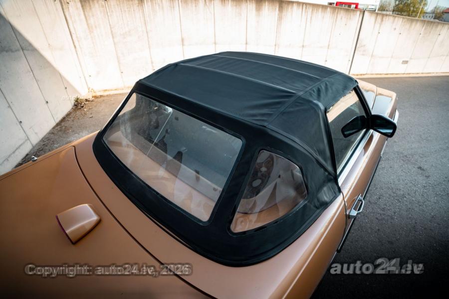 Dzeltens Mercedes-Benz SL-Class 1983 Tallina, ar dzinēja tilpumu 3.80 L un nobraukumu 317 tūkst. km par 14500 €, foto 11 vietnē AUTOMOTO.COM.LV