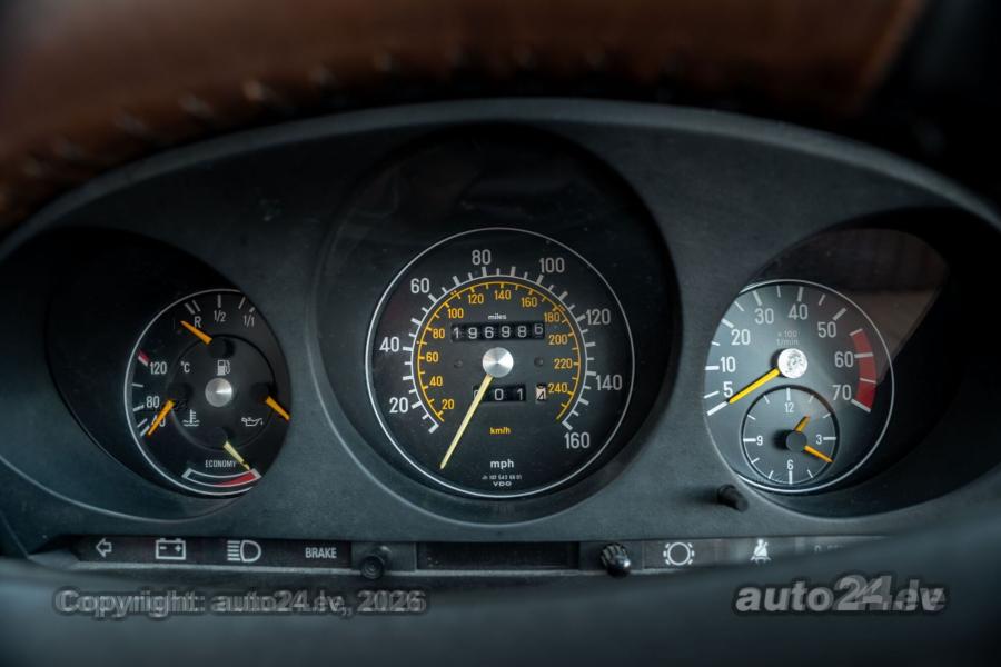 Dzeltens Mercedes-Benz SL-Class 1983 Tallina, ar dzinēja tilpumu 3.80 L un nobraukumu 317 tūkst. km par 14500 €, foto 14 vietnē AUTOMOTO.COM.LV