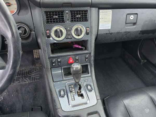 Black Mercedes-Benz SLK 200 1998 in Marijampole, with an engine capacity of 2.00 L and mileage of 260 thousand km for 1999 €, photo 11 on AUTOMOTO.COM.LV