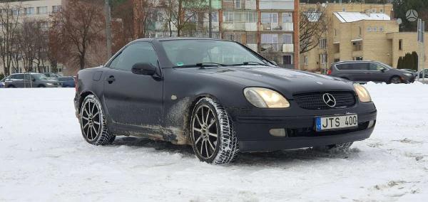 Black Mercedes-Benz SLK 200 1999 in Kaunas, with an engine capacity of 2.00 L and mileage of 340 thousand km for 2000 €, photo 3 on AUTOMOTO.COM.LV