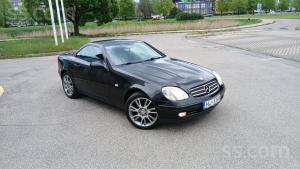 Melns Mercedes-Benz SLK 200 1999 Rīga, ar dzinēja tilpumu 2.00 L un nobraukumu 246 tūkst. km par 3900 €, foto 3 vietnē AUTOMOTO.COM.LV