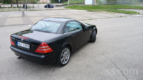 Melns Mercedes-Benz SLK 200 1999 Rīga, ar dzinēja tilpumu 2.00 L un nobraukumu 246 tūkst. km par 3900 €, foto 3 vietnē AUTOMOTO.COM.LV