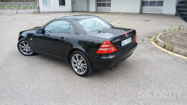 Melns Mercedes-Benz SLK 200 1999 Rīga, ar dzinēja tilpumu 2.00 L un nobraukumu 246 tūkst. km par 3900 €, foto 4 vietnē AUTOMOTO.COM.LV