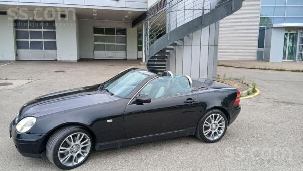 Melns Mercedes-Benz SLK 200 1999 Rīga, ar dzinēja tilpumu 2.00 L un nobraukumu 246 tūkst. km par 3900 €, foto 7 vietnē AUTOMOTO.COM.LV