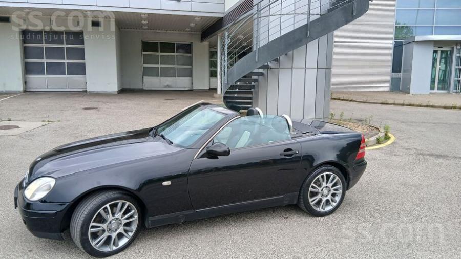 Melns Mercedes-Benz SLK 200 1999 Rīga, ar dzinēja tilpumu 2.00 L un nobraukumu 246 tūkst. km par 3900 €, foto 8 vietnē AUTOMOTO.COM.LV