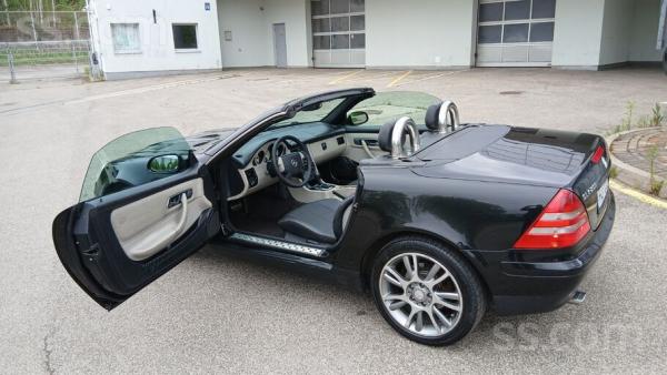 Melns Mercedes-Benz SLK 200 1999 Rīga, ar dzinēja tilpumu 2.00 L un nobraukumu 246 tūkst. km par 3900 €, foto 8 vietnē AUTOMOTO.COM.LV