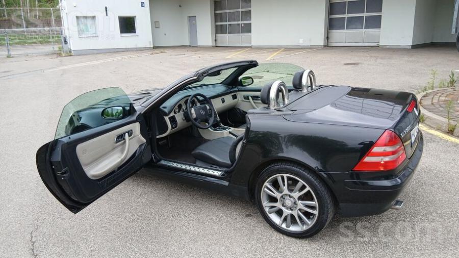 Melns Mercedes-Benz SLK 200 1999 Rīga, ar dzinēja tilpumu 2.00 L un nobraukumu 246 tūkst. km par 3900 €, foto 9 vietnē AUTOMOTO.COM.LV